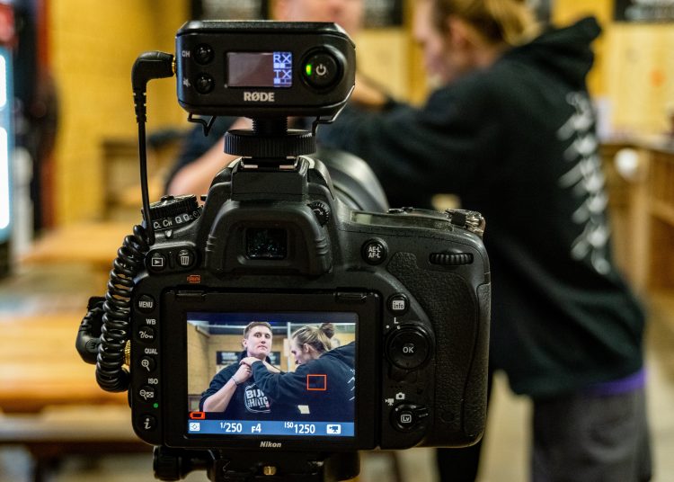 5 Essential Vlogging Tips - Aicopy